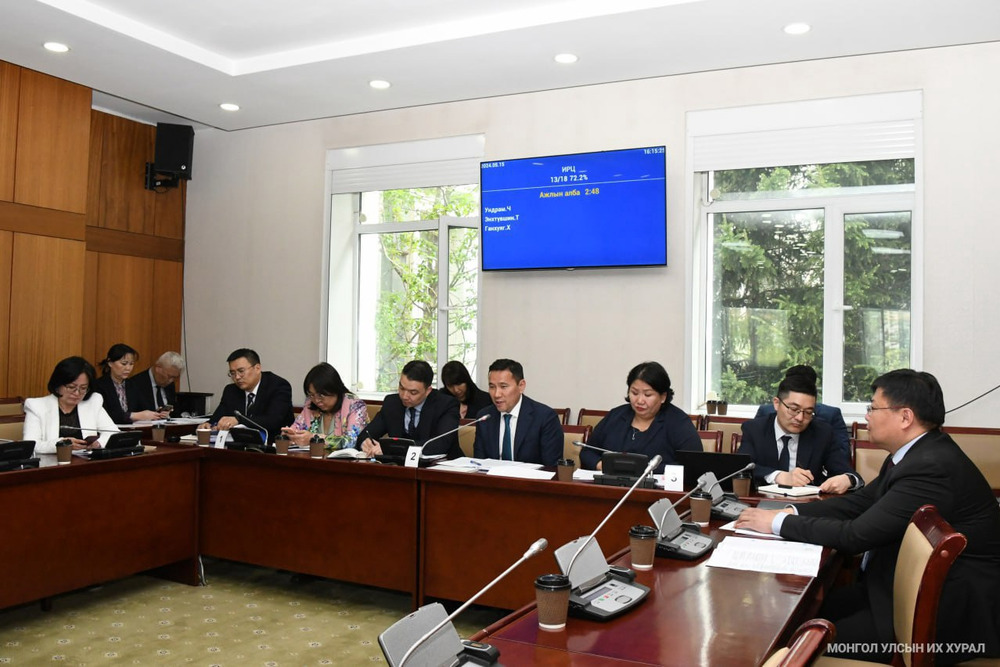 ХУДАЛДАА АЖ ҮЙЛДВЭРИЙН ТАНХИМЫН ТУХАЙ ХУУЛИЙН ШИНЭЧИЛСЭН НАЙРУУЛГЫН ТӨСЛИЙГ ХЭЛЭЛЦЭХИЙГ ДЭМЖЛЭЭ